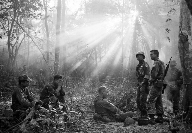 Quarant'anni fa la fine della guerra in Vietnam, le foto più famose ...