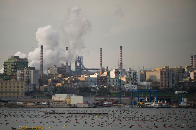 Due incognite sul futuro dell’Ilva - Alessandro Leogrande - Internazionale