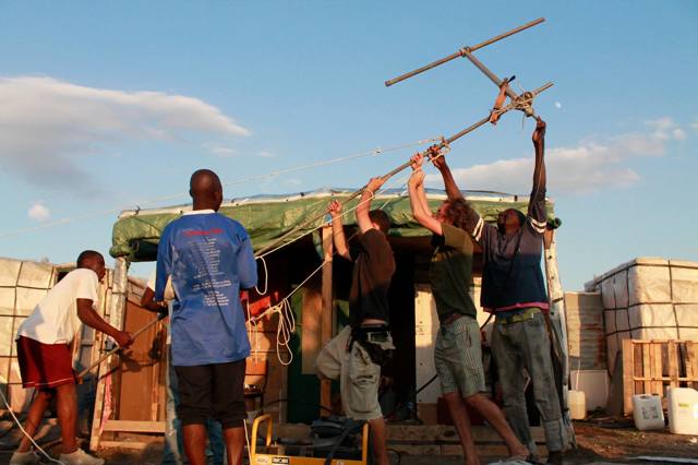 Buongiorno, qui Radio ghetto - Giulia Bondi - Internazionale