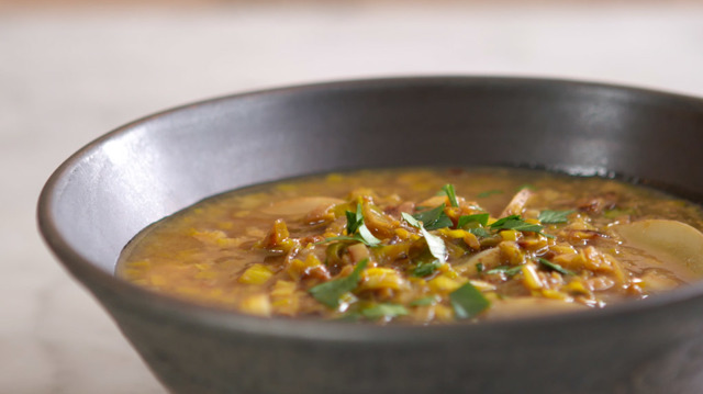 Come preparare la zuppa di porro e patate (Video) - Internazionale