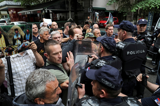 La miccia del conflitto tra Serbia e Kosovo rischia di riaccendersi - Pierre Haski - Internazionale