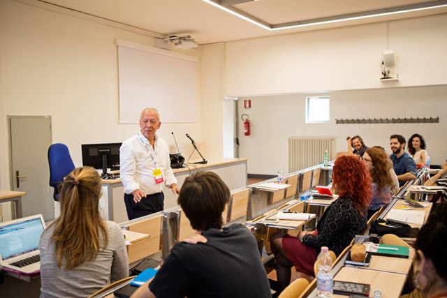 David Randall, un giornalista quasi perfetto - David Connett ...