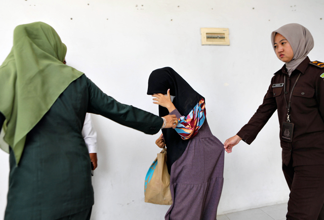 Frustate in pubblico - Internazionale