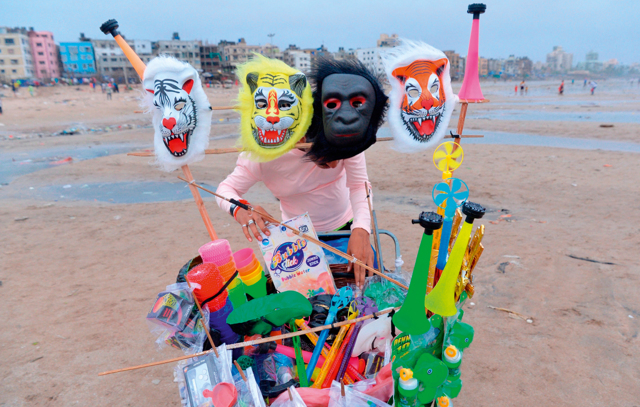 Gli ambulanti di Mumbai chiedono tutele - Dimple Behal - Internazionale