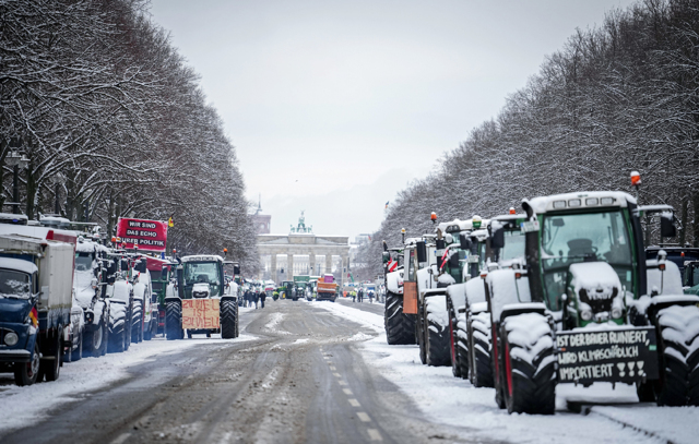 I trattori invadono le città tedesche - Ingwar Perowanowitsch ...