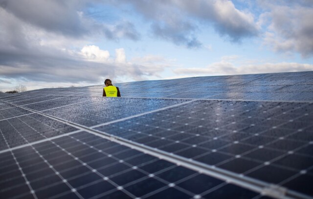 Se le grandi aziende comprano energia pulita - Sam Schechner ...