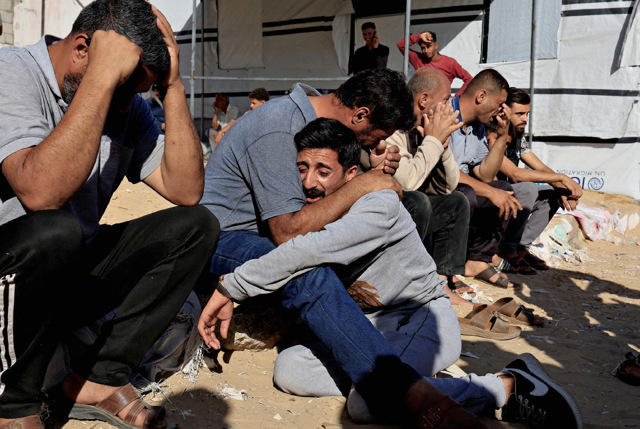 Il mondo non vuole vedere l’umanità dei palestinesi - Alaa Radwan ...