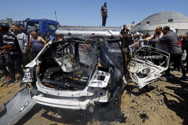 Israeli strikes kill three people in Gaza, as truce talks stall ...
