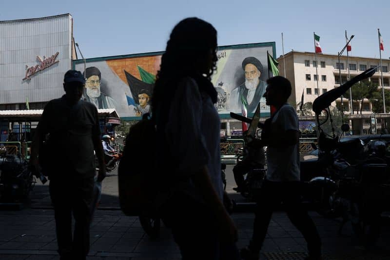 Iran targets US bases in Jordan and the Gulf after Trump orders strikes ...